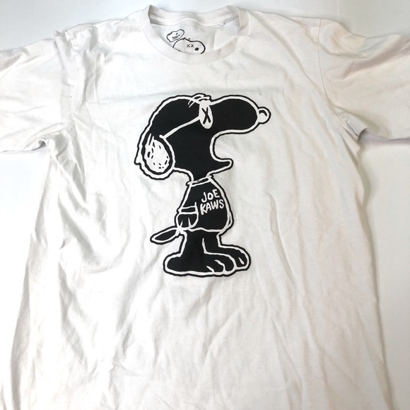 Uniqlo x KAWS | Shirts | Uniqlo X Kaws X Peanuts Snoopy As Joe Kook ...